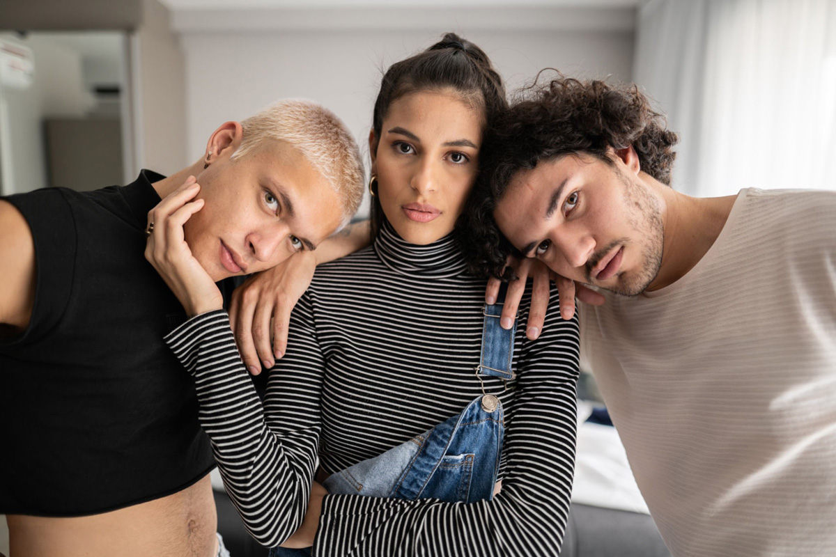 What’s the Difference Between ENM and Polyamory?